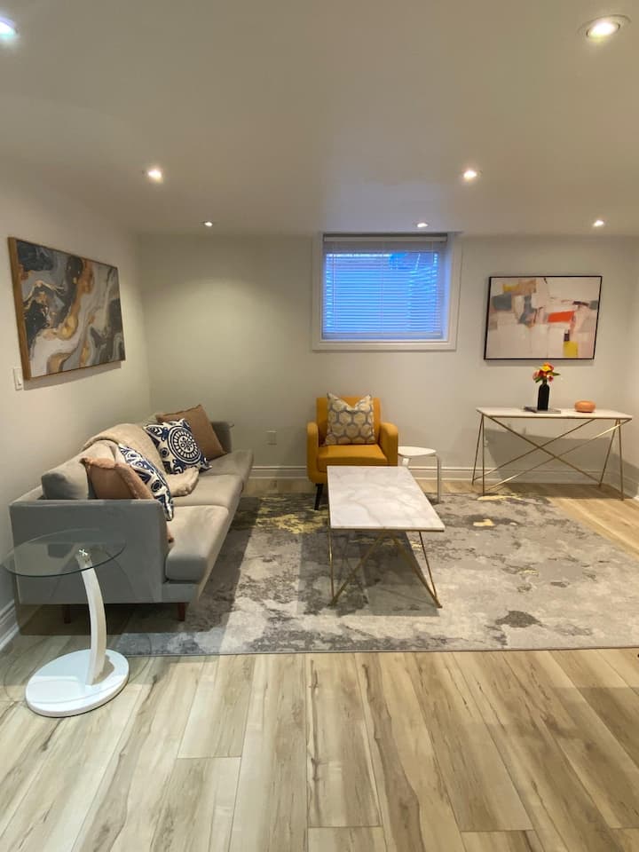 Modern 1-bedroom | Walk To Walmart/dining/shops - Bowmanville