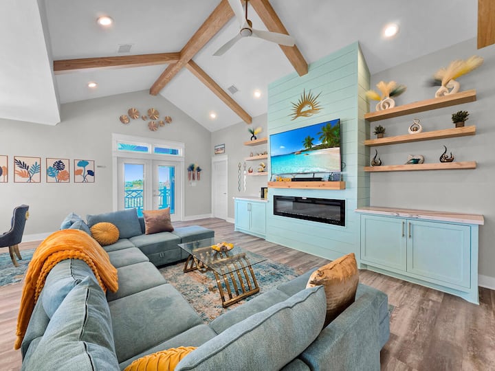 Central*direct Beach Access*sleeps 12*fire Pit - Crystal Beach, TX