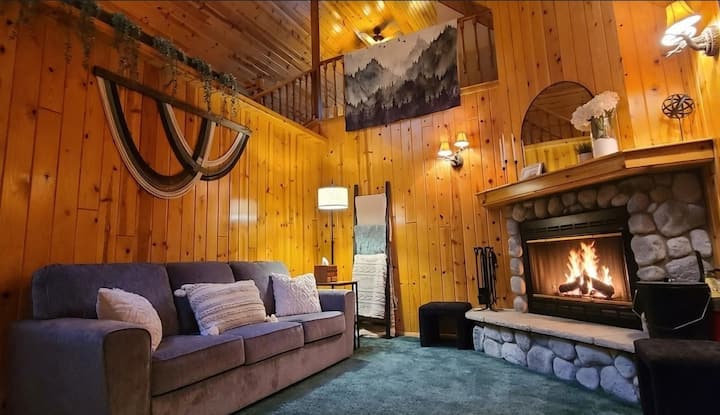 The Peaceful Cabin | <1 Mi To Lake | W/fireplace - Crestline, CA