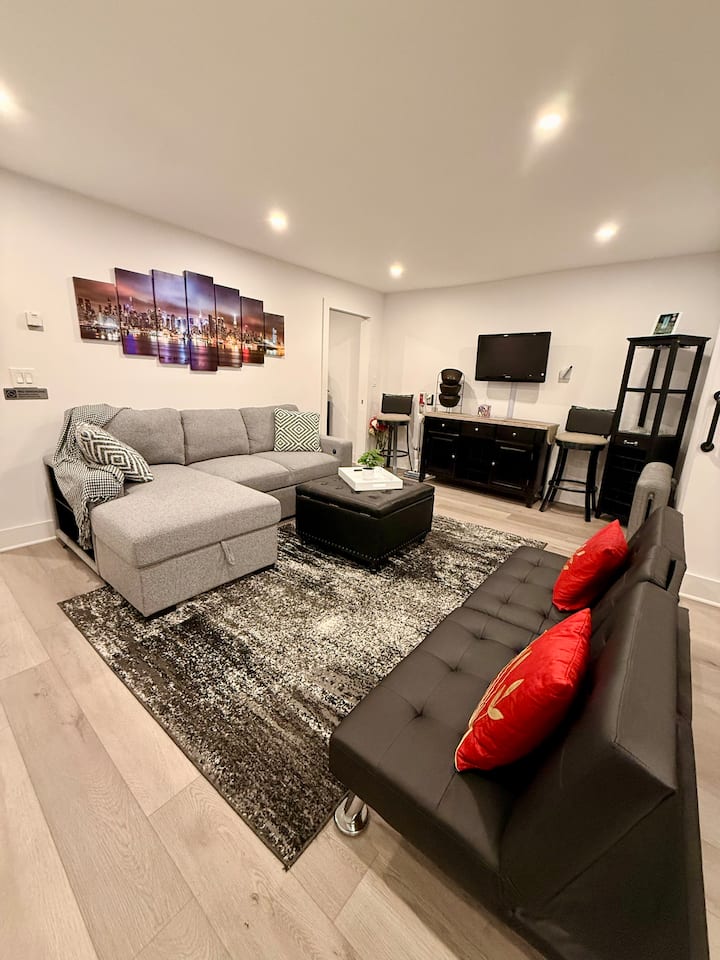 Spacious 2br Garden Suite Apartment - Hoboken, NJ