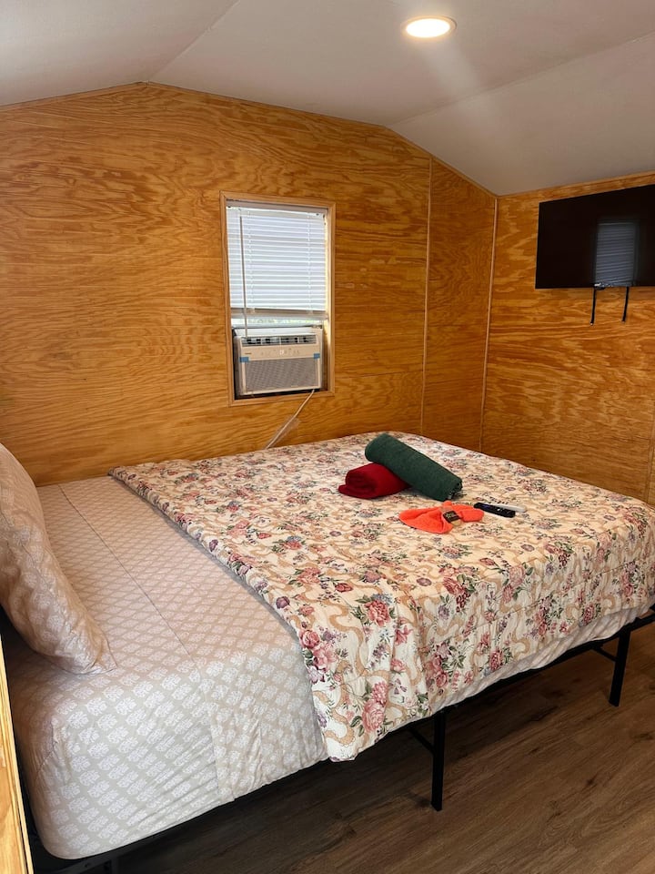 Cozy 1br Tiny Home | Westside Jax - Jacksonville, FL