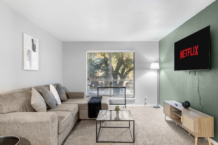 Walk To At&t Stadium | Modern 1br Game Day Stay - Conquistador, Arlington