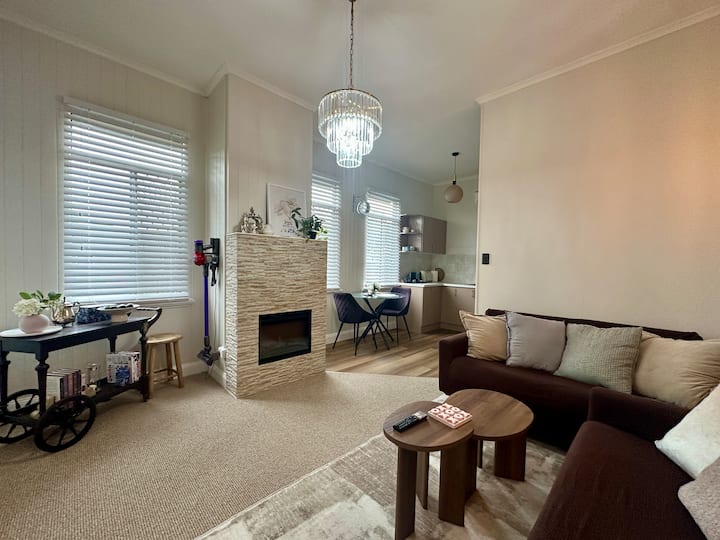Regent Suite (#3 Royal) 1bed Apt - Toowoomba