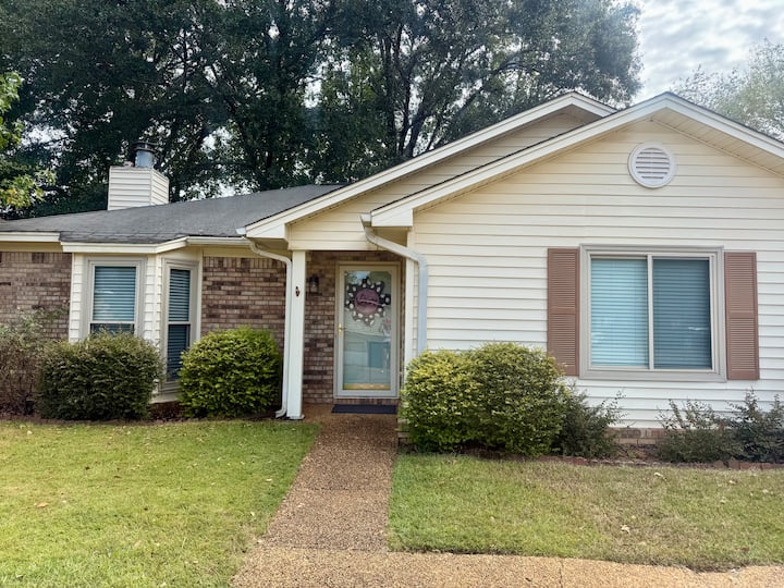 Game Day Ready! Cozy 2br/2ba, 4 Miles To Ua Campus - Tuscaloosa, AL