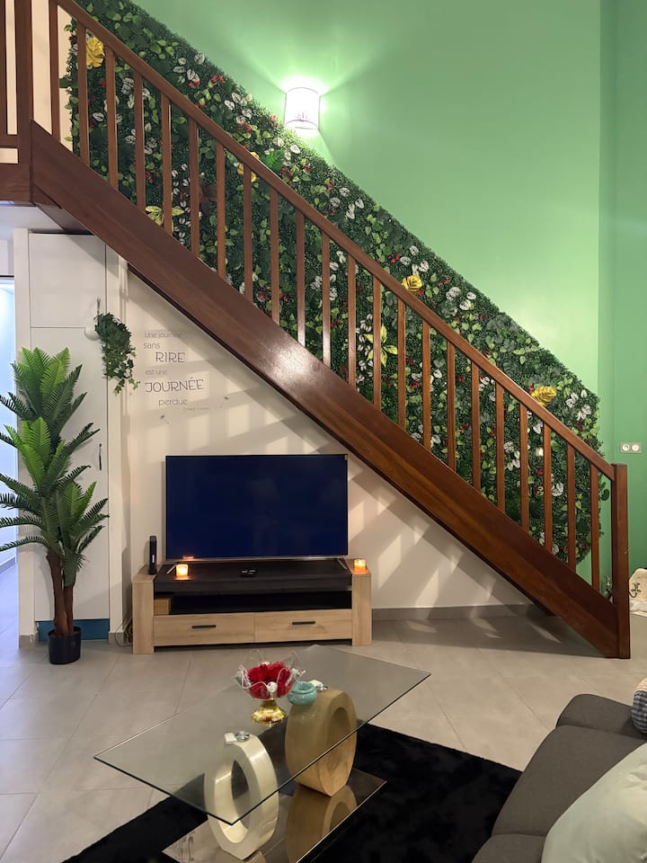 Oasis Tropicale:maison Mitoyenne à Une Copropriété - Cayenne