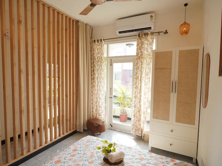 Jb's Serene Abode | Spacious, Calm & Stylish Stay - Chandigarh