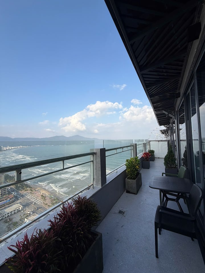 Penthouse – Breathtaking Sea & City View - Vietnam