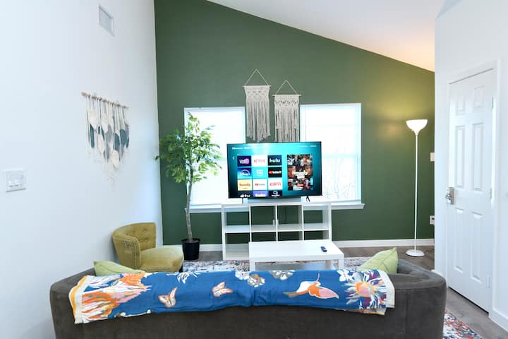 The Boho Bungalow, Free Parking, Wi-fi, Modern - Greenville, TX