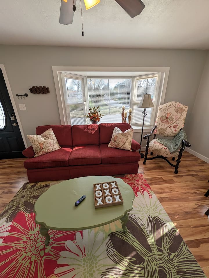 Cozy Home Near Downtown And Fort Leavenworth - Leavenworth, KS