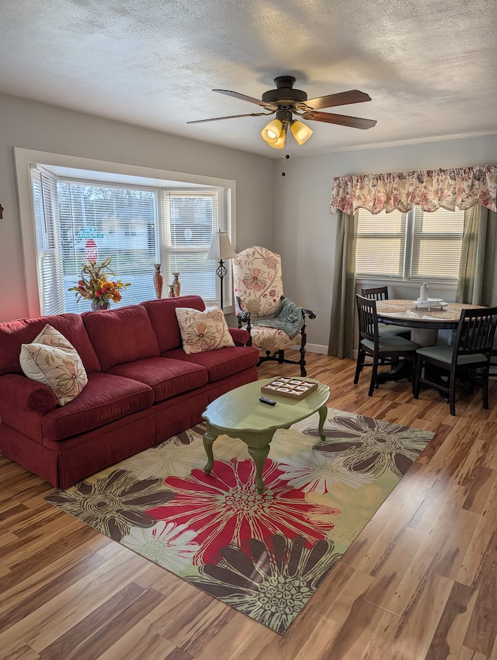 Cozy Home Near Downtown And Fort Leavenworth - 萊文沃思