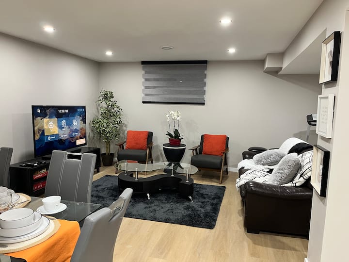 Modern New Spacious Basement Suite Near Winnipeg - 매니토바