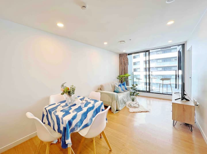 Bright & Central 2br Apartment | Near Up Education - Auckland
