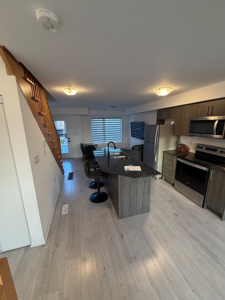 Location Focused Family Home - Barrie