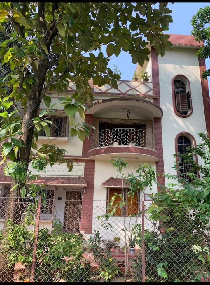 Cottage In A Peaceful Centrally Located Locality - Santiniketan