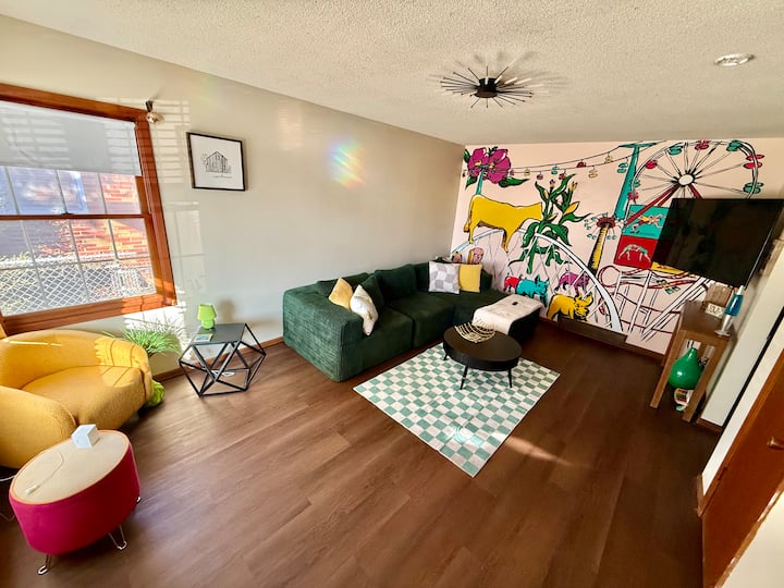 The Iowa Fair Bnb | Games + Walk To Main Gate - Des Moines, IA