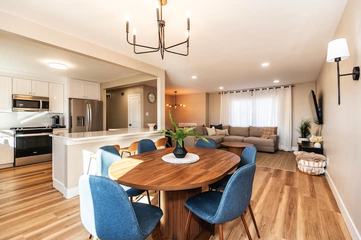 Cozy Soco Nest | Minutes To Mercy South & Highways - Arnold, MO