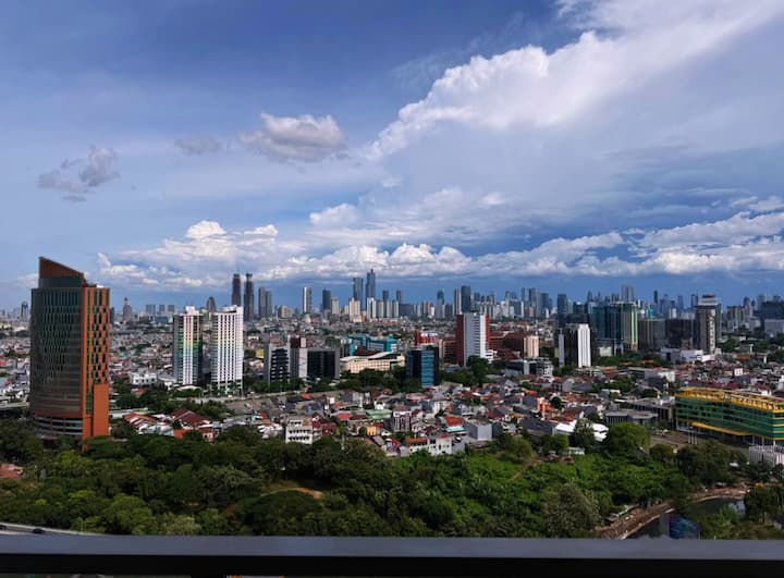 Lux 2br On Top Of Mall Skyline View 55” Tv Fit 6 - Yakarta
