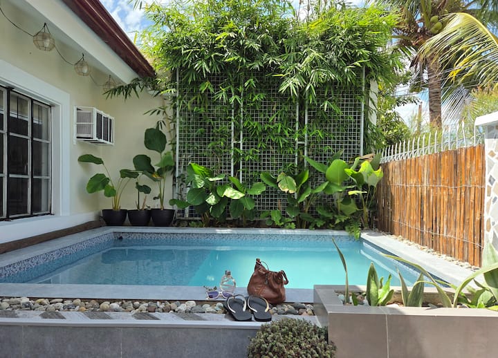 Soak|screen Urban Hideaway - Philippines