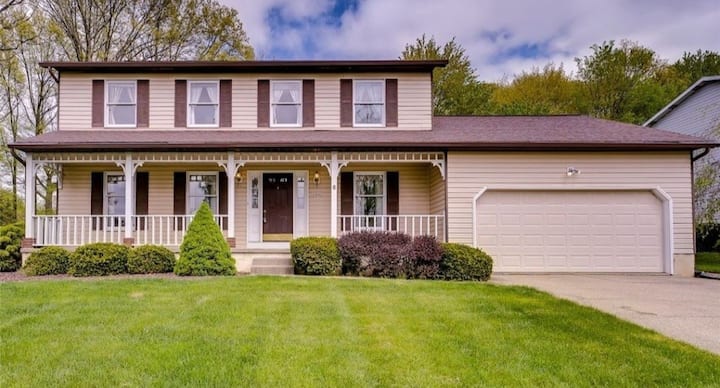 Hotel-style Suite | Luxury Bed & Private Bath - Peninsula, OH