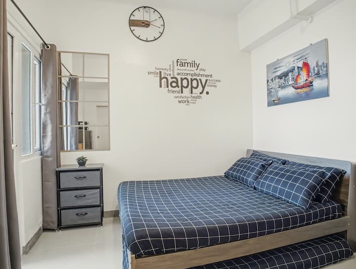 Late Check-out&in: Tomas Morato (Free Gym/pool) - Quezon City