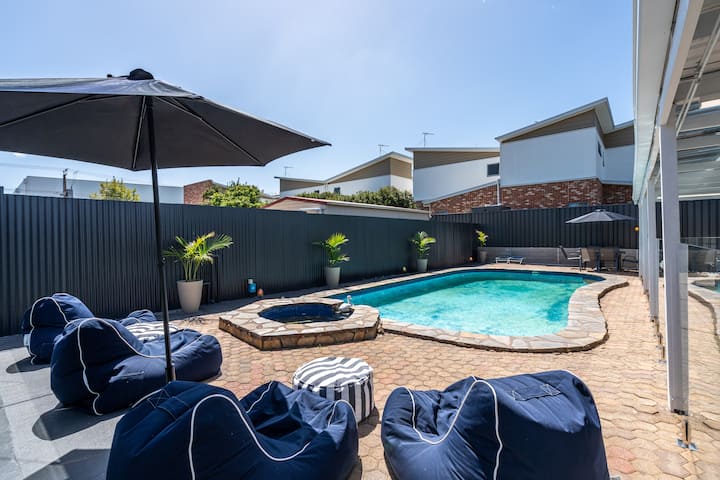 The Cabana - 2br With Private Pool & Spa - Port Adelaide