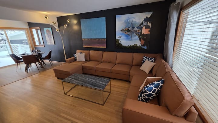 Stanley Park Urban Acreage - Calgary