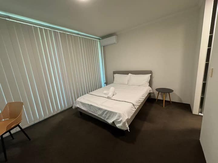 Zetland 2br 2ba Apt | Bathtub & Prime Spot - Kensington