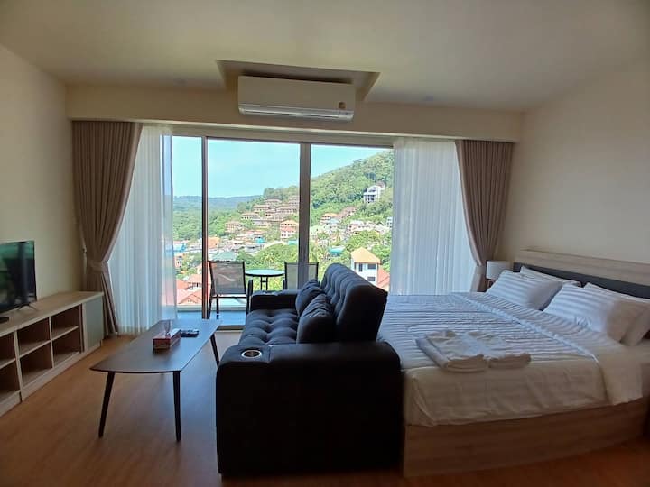 Karon Beach Mountain View, 47sq Suite With Balcony - Karon Beach