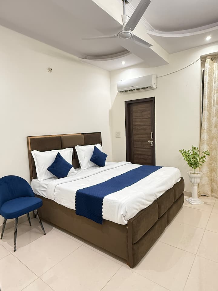 6 Rooms Set For Parties & Stay - Gurgaon