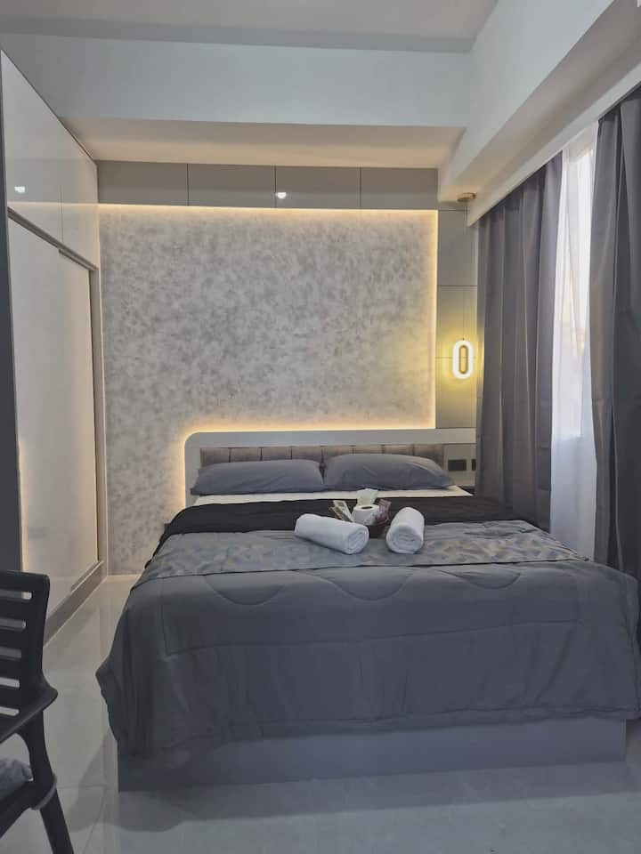 Babu's Bubble Balcony Studio | Casa Mira Mandaue - Mandaue City