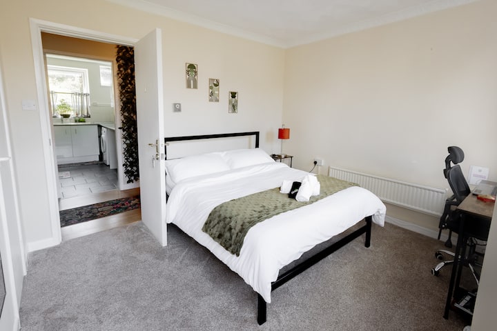 Private Double Room • City Centre • Free Parking - Leicester