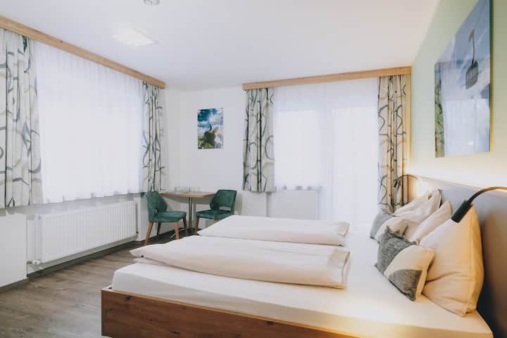 Pension Monika, Cozy B&b In Kaprun, Doppelzimmer - Kaprun