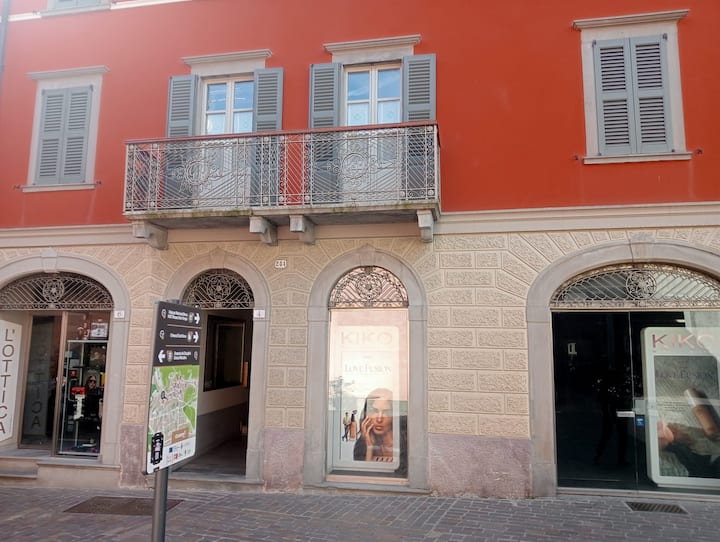 Appartamento In Centro Clusone Con Ascensore - Castione della Presolana