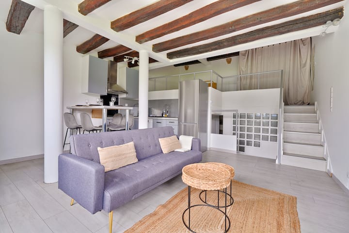 Welcome To Carmene House - Antony