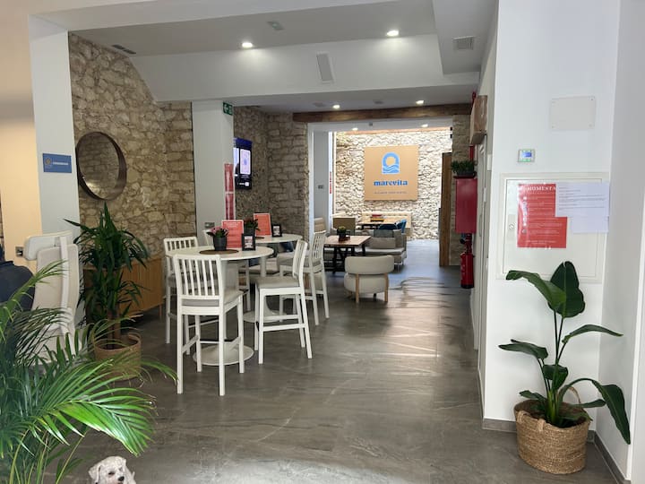 Marevita Hostel - Quiet & Clean & Privacy Hostel - Alicante