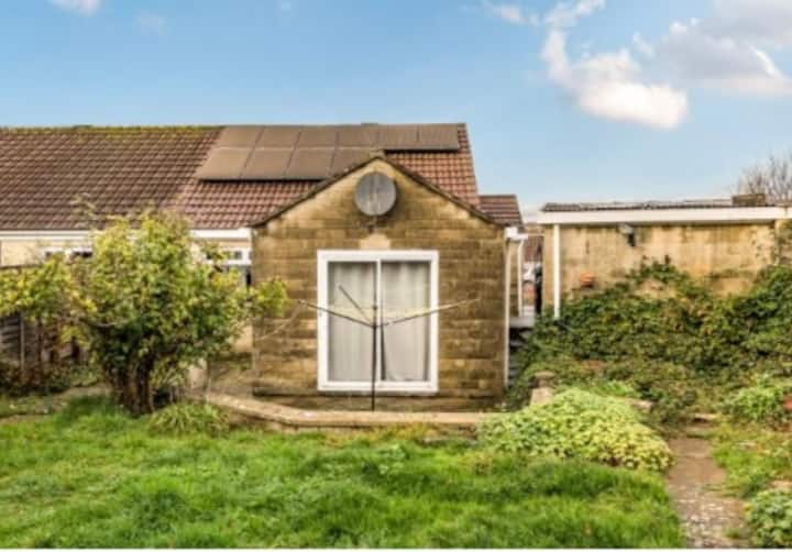 3 Bedroom Bungalow In Frome For Short Term Let - Frome