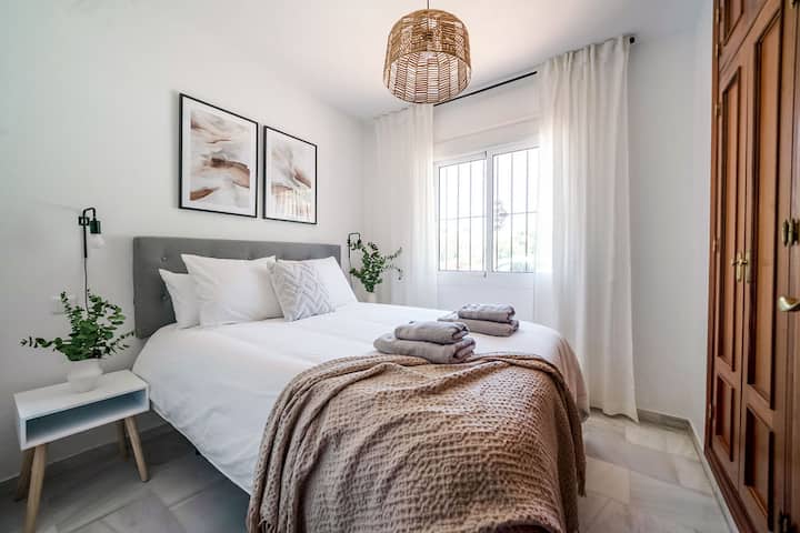 Beautiful Apartment In Los Pacos - Fuengirola - Fuengirola