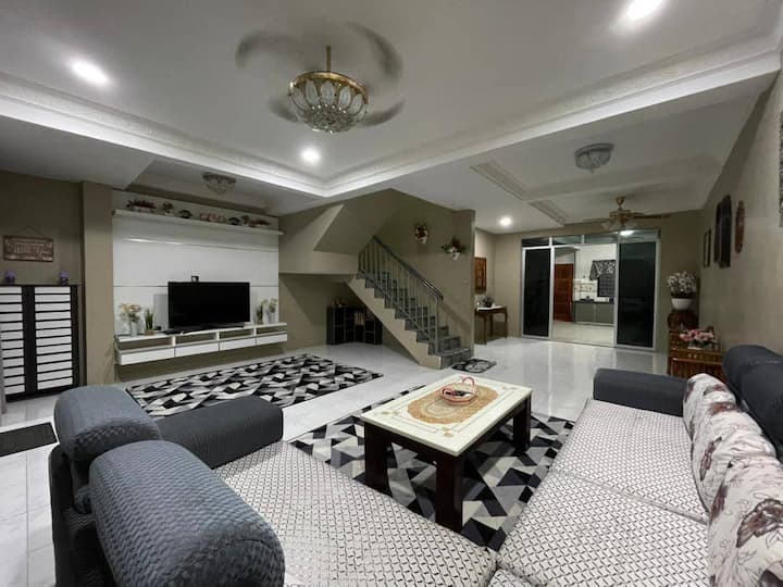 Homestay Tawau
Taman Wawasan
3 Rooms - Tawau