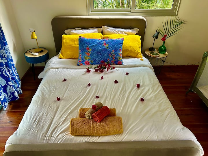 Maison Au Village Dans La Nature - New Caledonia