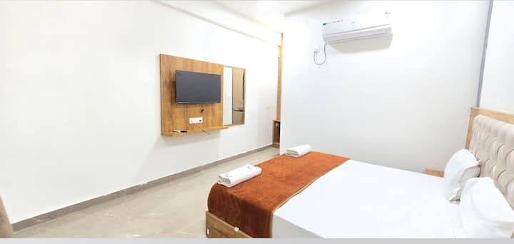 Cottage Palm Valley Garden View Balcony Room - Mount Abu