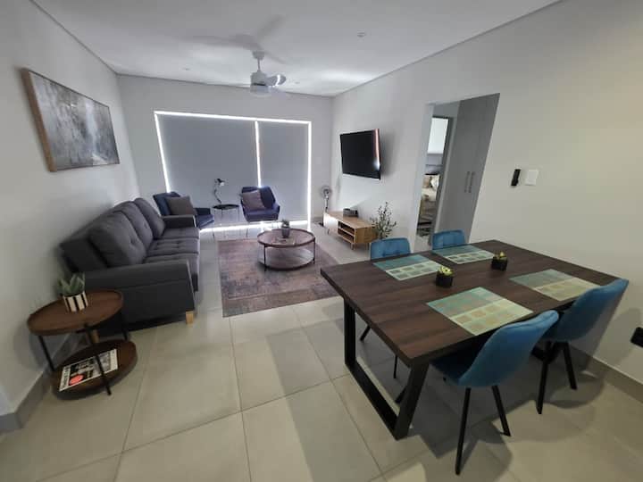 Absolute Stunning Townhouse 49 1 On York - George