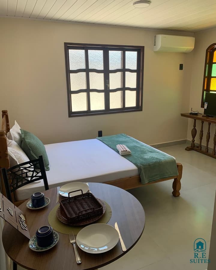 Suíte 2: 

R E Suítes: Conforto E Sofisticação - Arraial do Cabo