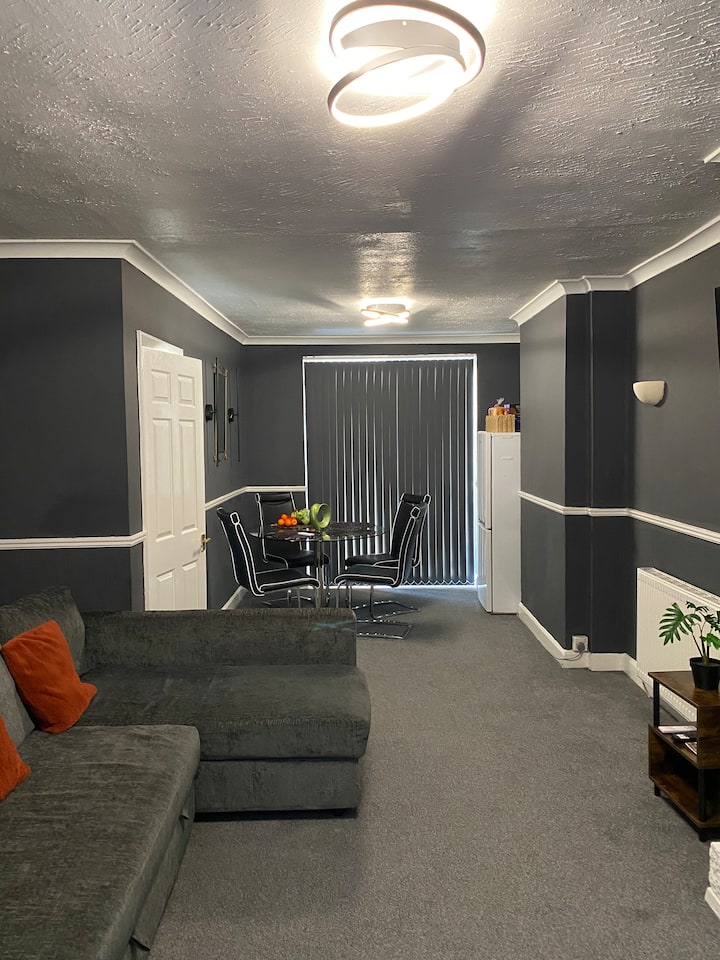 Peaceful 3 Bedroom Home Close To Train And Shops - Bromsgrove