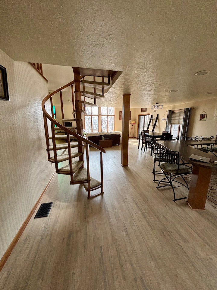 Falling Timber: A Frank Lloyd Wright Inspired Stay - Canton, OH