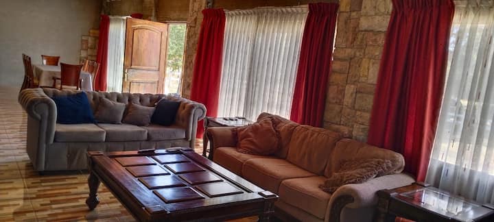Casona Con Piscina "Privada" Y Quincho Más El Río. - Laja