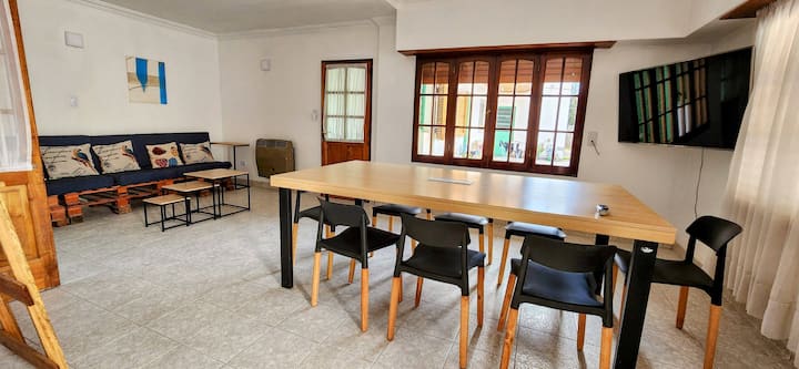 Casa Am P/ Familias Y Grupos - Amueblados Comahue - Cinco Saltos