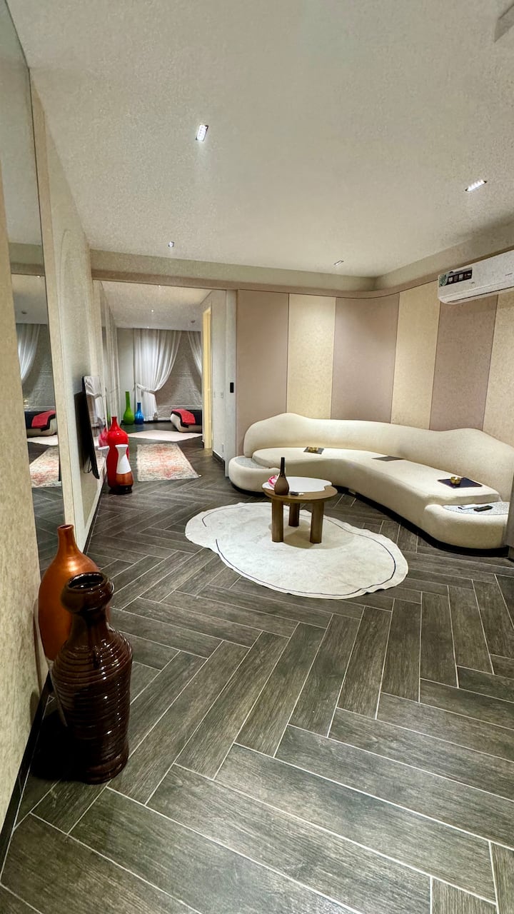 Designer | Arc&aura |1bhk| Avenair|gulberg-mm Alam - Lahore