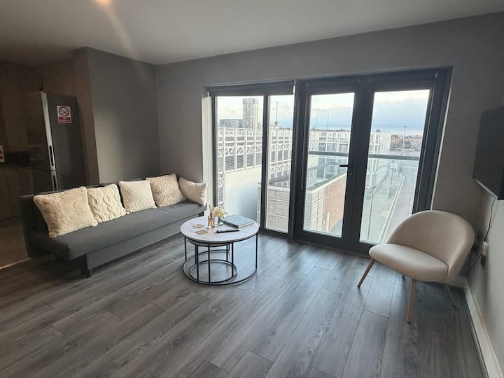 City Centre Albert Dock & Arena Spacious 2 Bed Apt - Guernsey