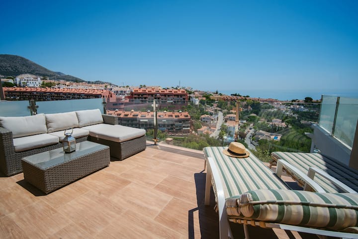 House With Stunning Sea Views In Torreblanca - Fuengirola