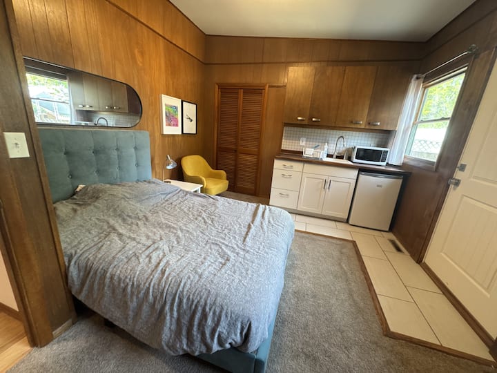 Quiet & Private Apartment In A Mid-century Home - Billings, MT